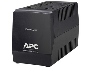 Regulador APC Line-R 600VA / 300W, con 8 contactos NEMA 5-15P.