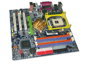T. Madre GA-8IG1000MK, ChipSet Intel 865G, Soporta: Pentium 4 HT, bus ...