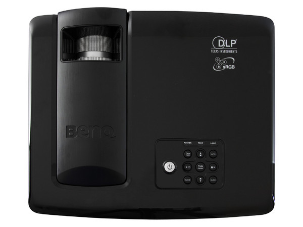 Proyector BenQ MP515, Resolución de 800 x 600 y 2500 lúmenes.