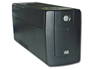 UPS AP Max 850VA, 480W, hasta 35 Minutos de Autonomía.
