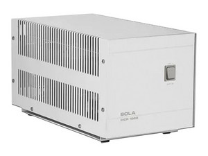 Regulador Sola Basic, 900W (1000VA), Ferroresonante de 4 Contactos.